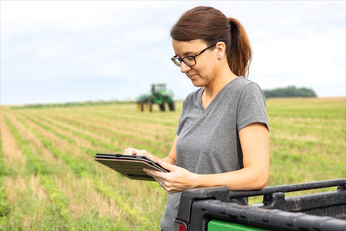 John Deere Offers JDLink Connectivity Service at No Additional Charge